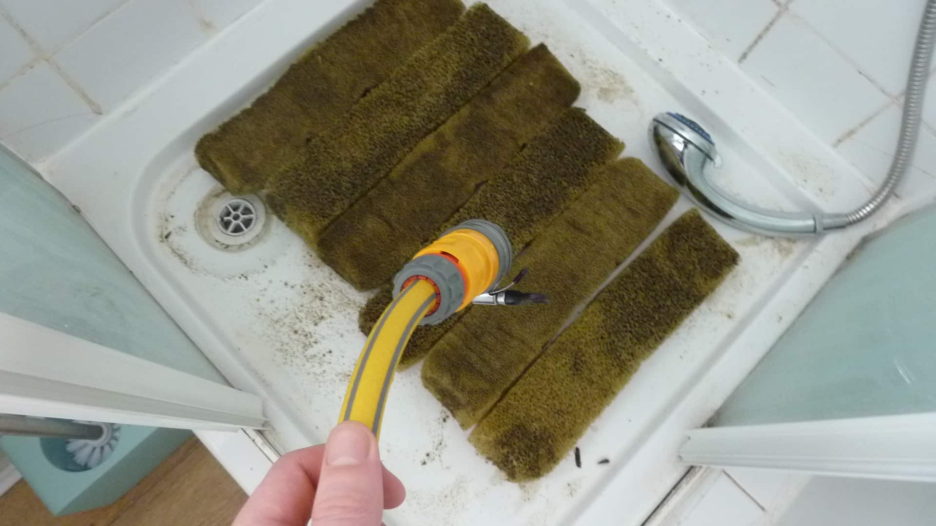 How To Clean Out An External Canister Fish Tank Filter - Tropical Fish Site